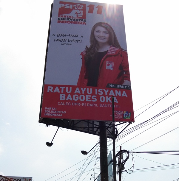 Billboard Caleg PSI Langgar Aturan - Wartatangerang.com