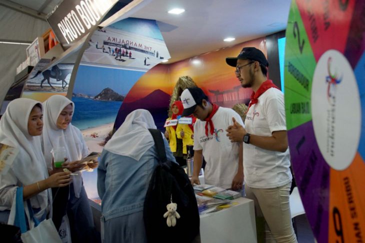 Stand Public Service Exhibition "SAIK" Ramai Dikunjungi Pelajar Dan ...