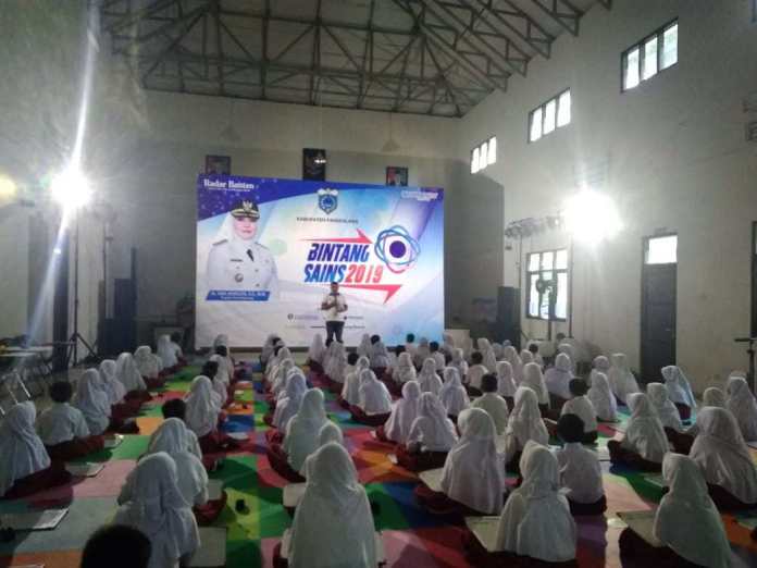 Siswa dan Guru Antusias Hadiri Lomba Bintang Sains Kecamatan Cimanuk ... Siswa dan Guru Antusias Hadiri Lomba Bintang Sains Kecamatan Cimanuk ...